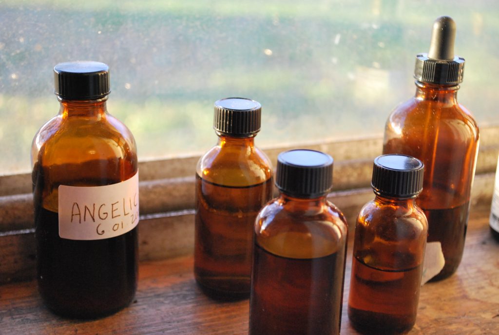 Why Use Herbal Formulas? | indie herbalist