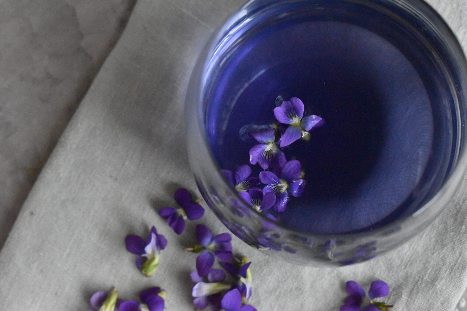 Quick and easy violet syrup tutorial | indie herbalist